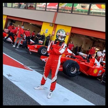 熱血賽車大明星 / 林志穎 Jimmy Lin 駕駛Ferrari F1-2 - 豐年俐企業股份有限公司